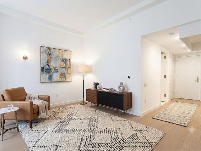Luxury apartment complex for rent in Queens, United States