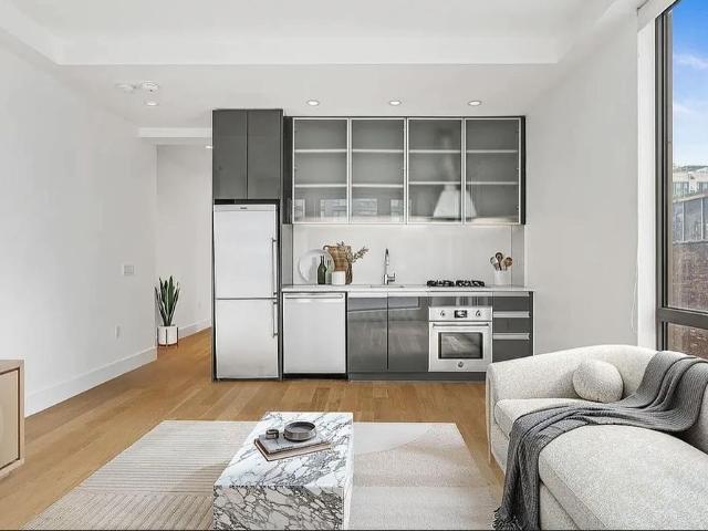 Luxury apartment complex for rent in Queens, United States