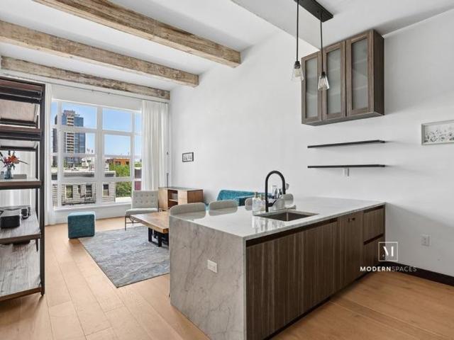 Luxury apartment complex for rent in Queens, United States