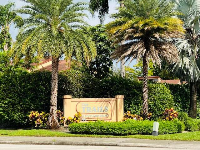 Luxury apartment complex for rent in Royal Palm Beach, United States