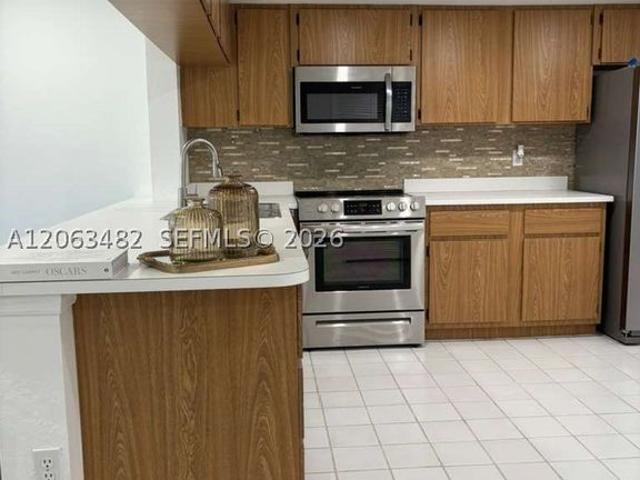Luxury apartment complex for rent in Royal Palm Beach, United States