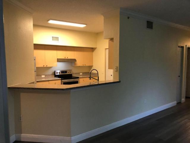 Luxury apartment complex for rent in Royal Palm Beach, Florida