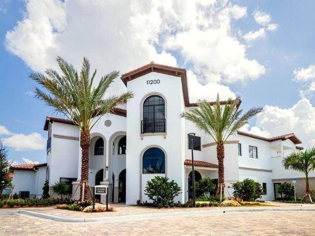Luxury apartment complex for rent in Royal Palm Beach, Florida