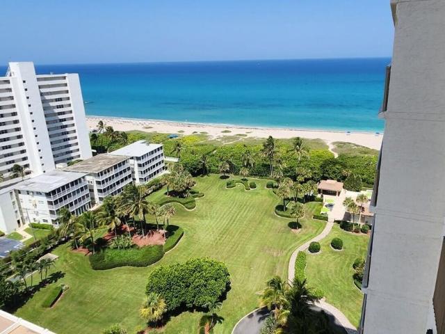 Luxury apartment complex for rent in Riviera Beach, United States