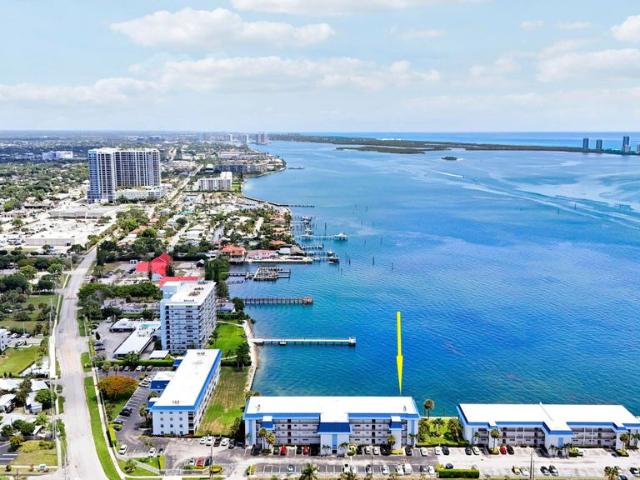 Luxury apartment complex for rent in Riviera Beach, United States