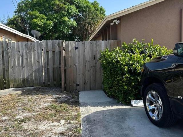 Luxury apartment complex for rent in Riviera Beach, United States