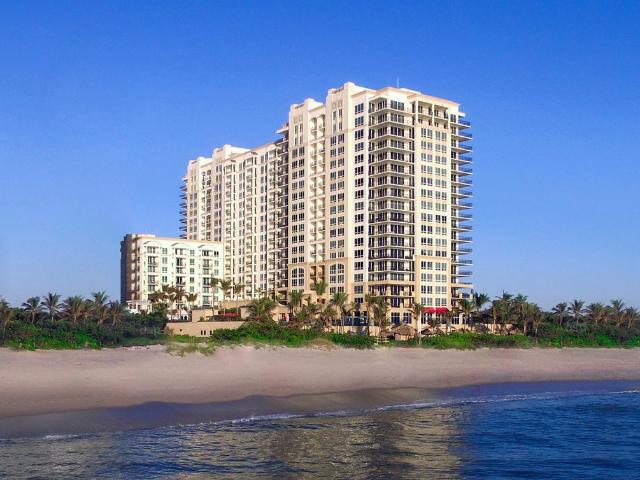 Luxury apartment complex for rent in Riviera Beach, Florida