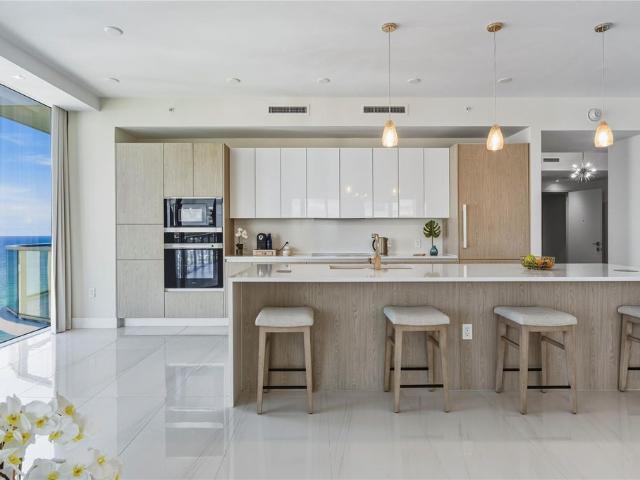 Luxury apartment complex for rent in Riviera Beach, United States