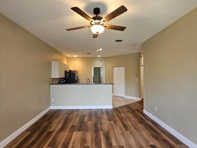 Luxury apartment complex for rent in Riviera Beach, United States