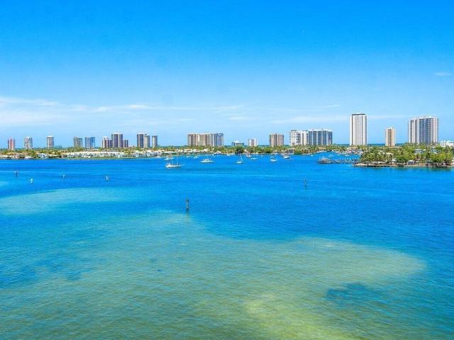 Luxury apartment complex for rent in Riviera Beach, Florida