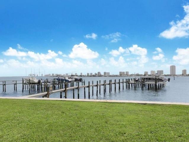 Luxury apartment complex for rent in Riviera Beach, Florida