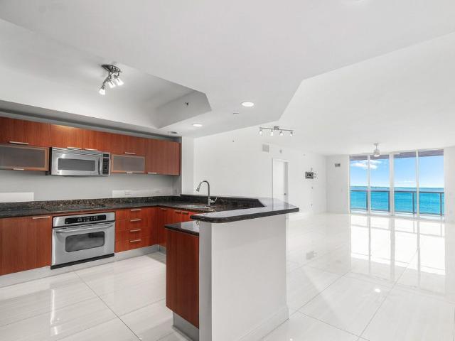 Luxury apartment complex for rent in Riviera Beach, Florida