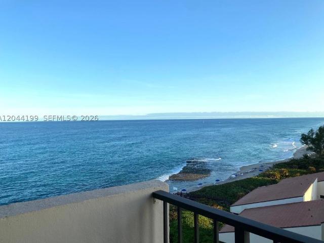 Luxury apartment complex for rent in Riviera Beach, Florida