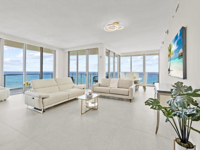 Luxury apartment complex for rent in Riviera Beach, Florida