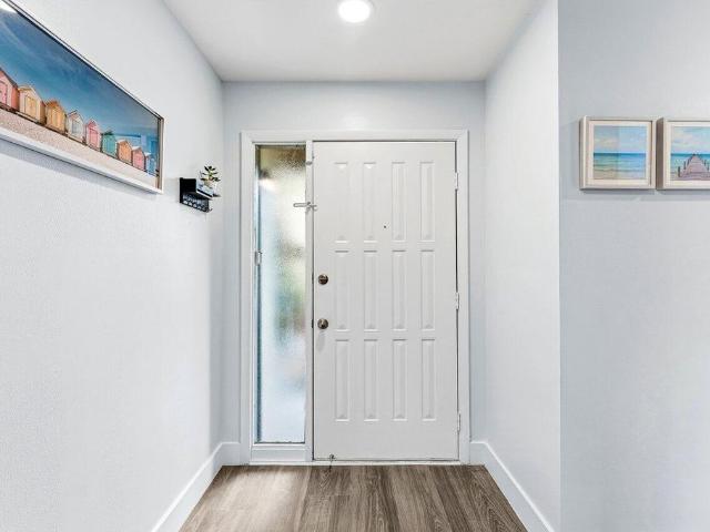Luxury apartment complex for rent in Wellington, United States