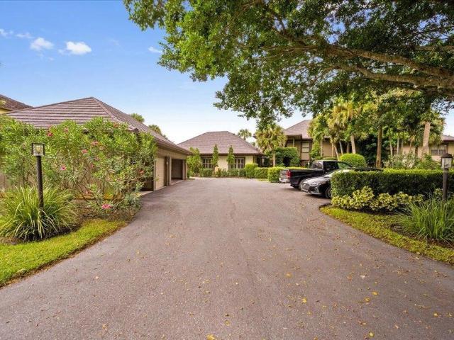 Luxury apartment complex for rent in Wellington, United States