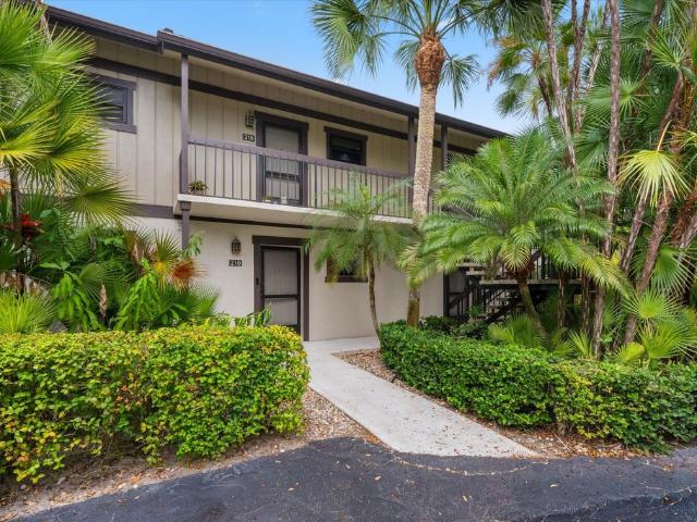Luxury apartment complex for rent in Wellington, United States