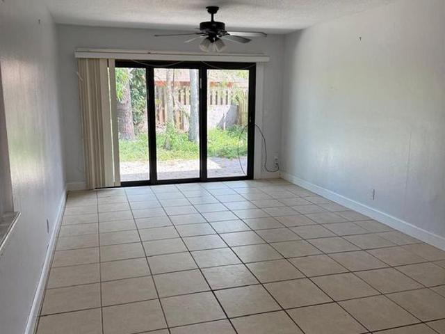 Luxury apartment complex for rent in Wellington, United States