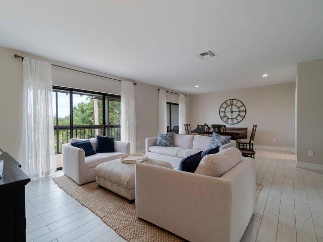 Luxury apartment complex for rent in Wellington, United States