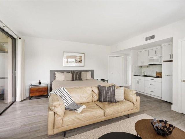 Luxury apartment complex for rent in Wellington, United States