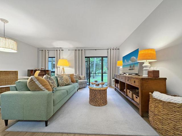 Luxury apartment complex for rent in Wellington, Florida