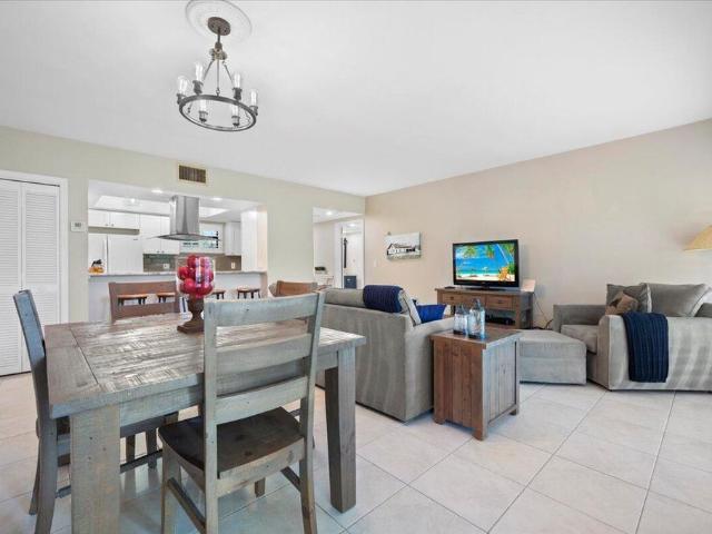 Luxury apartment complex for rent in Wellington, Florida
