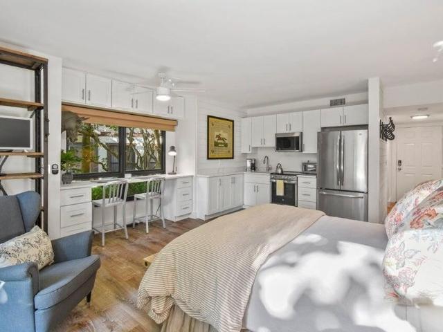 Luxury apartment complex for rent in Wellington, Florida