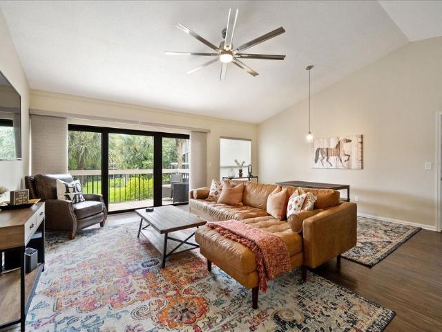 Luxury apartment complex for rent in Wellington, Florida