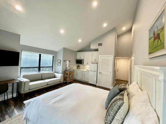 Luxury apartment complex for rent in Wellington, Florida