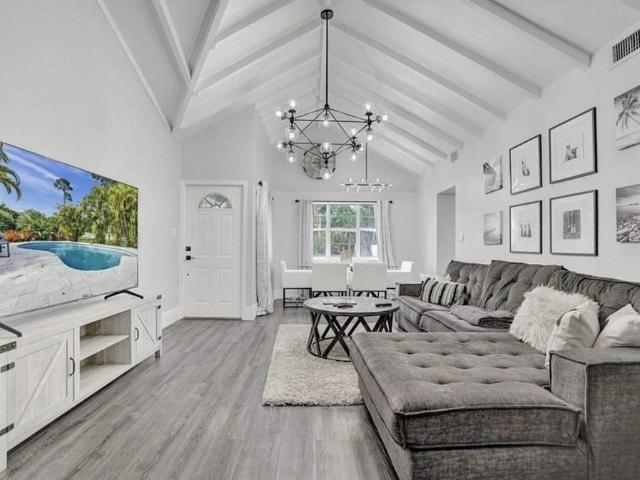 Luxury apartment complex for rent in Wellington, Florida