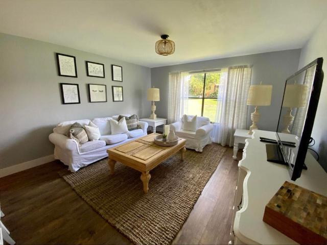 Luxury apartment complex for rent in Wellington, Florida