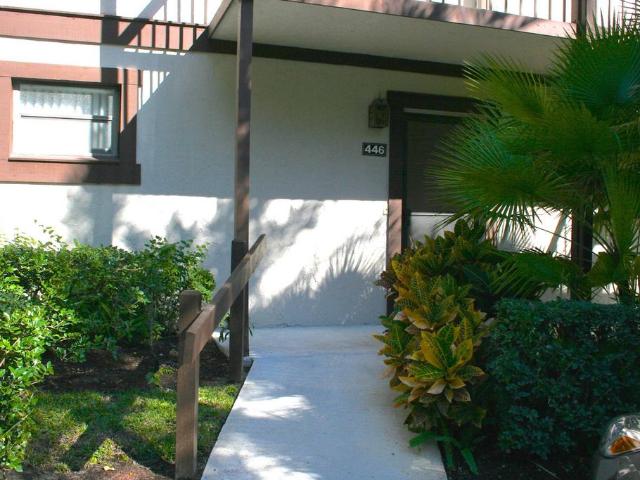 Luxury apartment complex for rent in Wellington, Florida