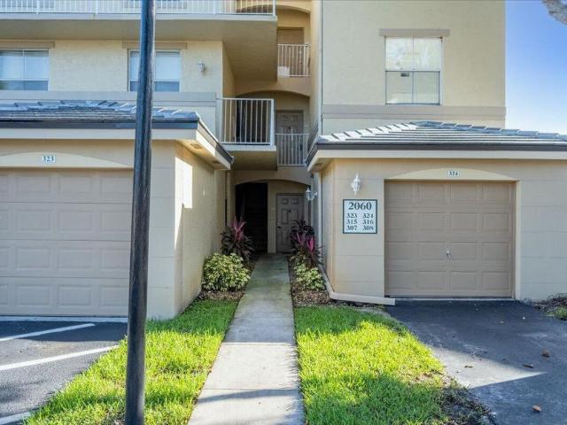 Luxury apartment complex for rent in Wellington, Florida