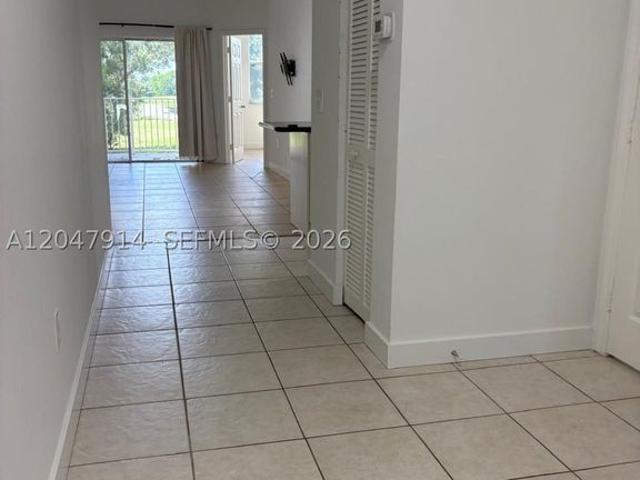 Luxury apartment complex for rent in Wellington, Florida