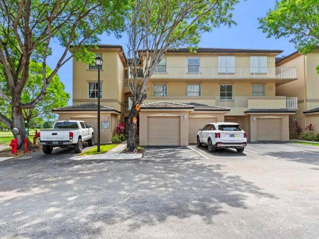 Luxury apartment complex for rent in Wellington, Florida