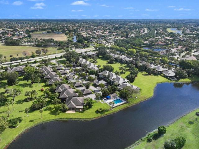 Luxury apartment complex for rent in Wellington, Florida