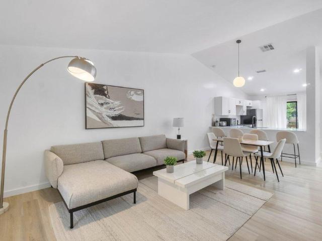 Luxury apartment complex for rent in Wellington, Florida
