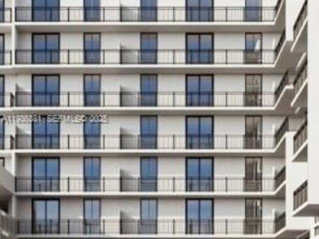 Luxury apartment complex for rent in West Hollywood, Hollywood, Florida