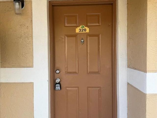 Luxury apartment complex for rent in Pembroke Pines, United States