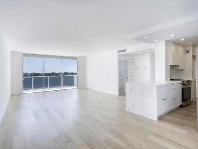 Luxury apartment complex for rent in West Palm Beach, United States