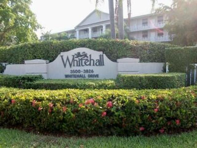 Luxury apartment complex for rent in West Palm Beach, Florida