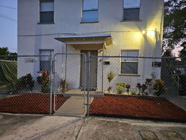Luxury apartment complex for rent in West Palm Beach, Florida