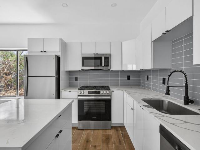 Luxury apartment complex for rent in West Palm Beach, Florida
