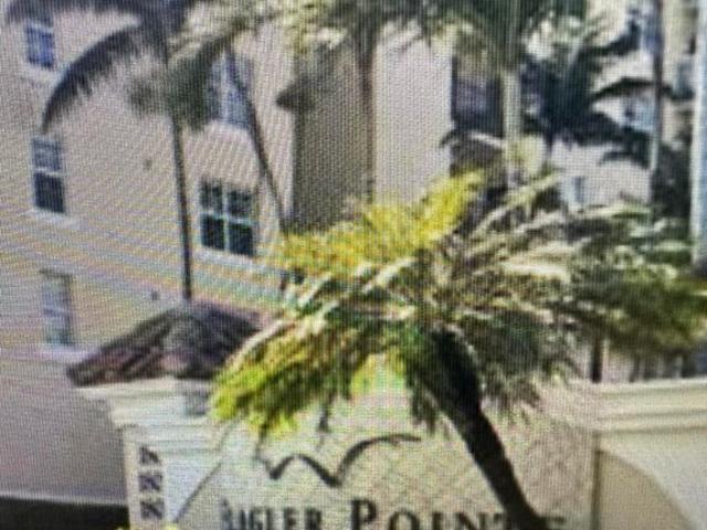 Luxury apartment complex for rent in West Palm Beach, Florida