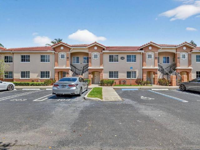 Luxury apartment complex for rent in West Palm Beach, Florida