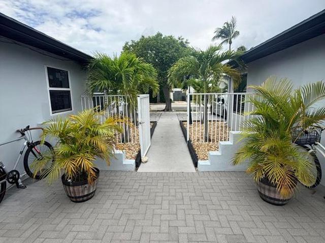 Luxury apartment complex for rent in West Palm Beach, Florida