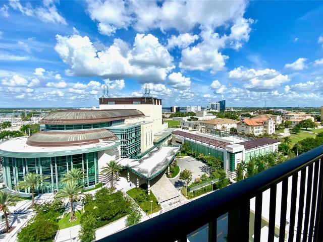 Luxury apartment complex for rent in West Palm Beach, Florida