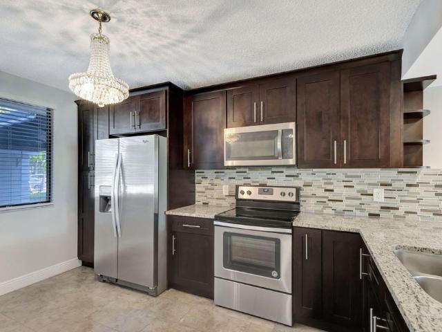 Luxury apartment complex for rent in West Palm Beach, Florida