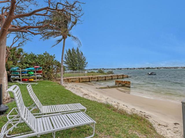Luxury apartment complex for rent in West Palm Beach, Florida