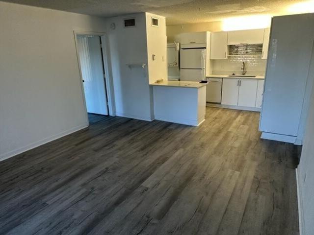 Luxury apartment complex for rent in West Palm Beach, Florida